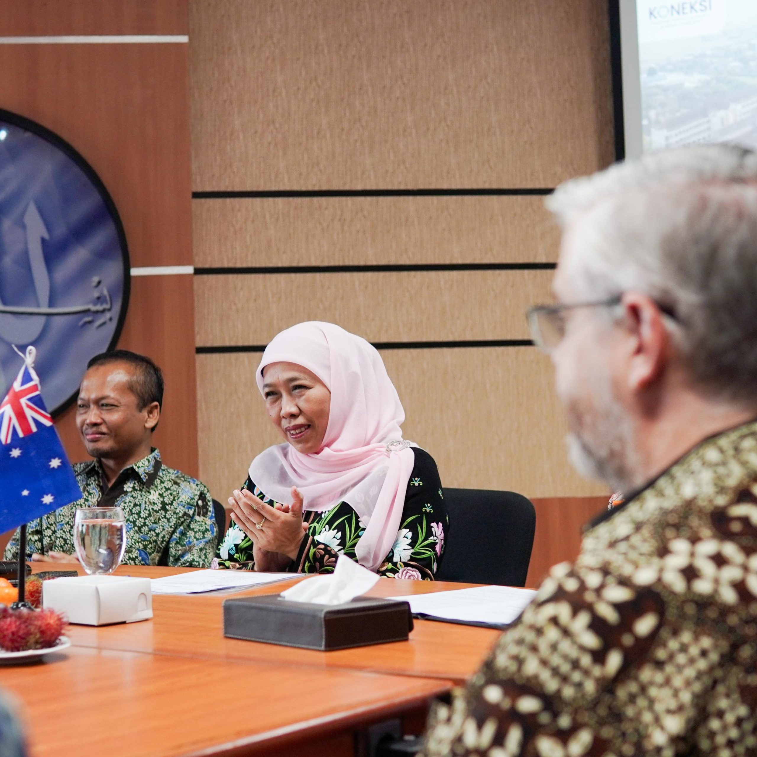 Khofifah Sambut Baik Penelitian EBT, Air Bersih dan Garam yang ...